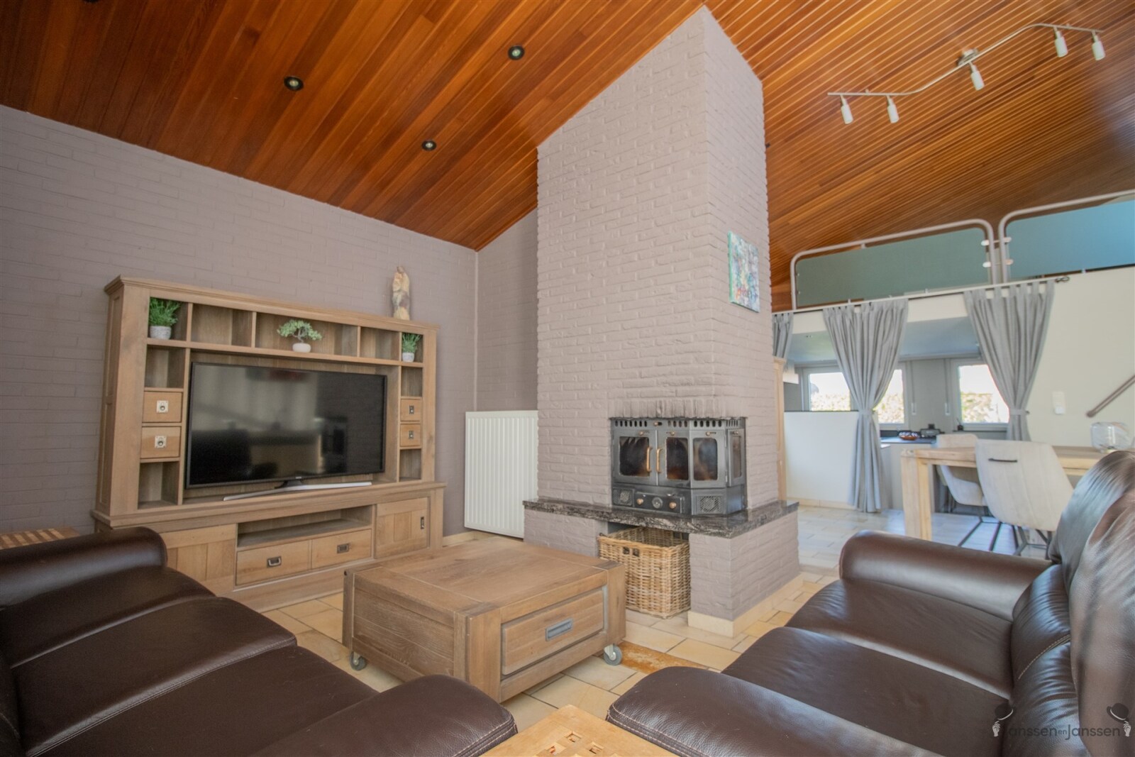 Rustig gelegen gerenoveerde (2022) gelijkvloerse woning