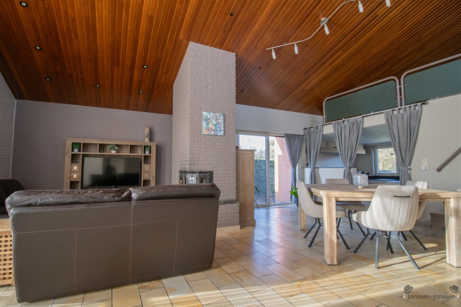 Rustig gelegen gerenoveerde (2022) gelijkvloerse woning